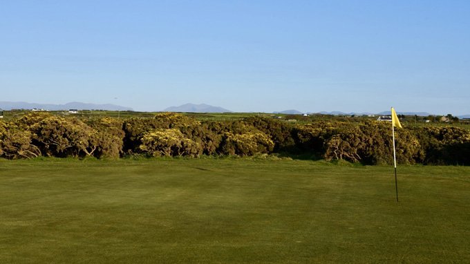 Top 5 Golf Courses in Anglesey, North Wales | Tre-Ysgawen Hall Country ...